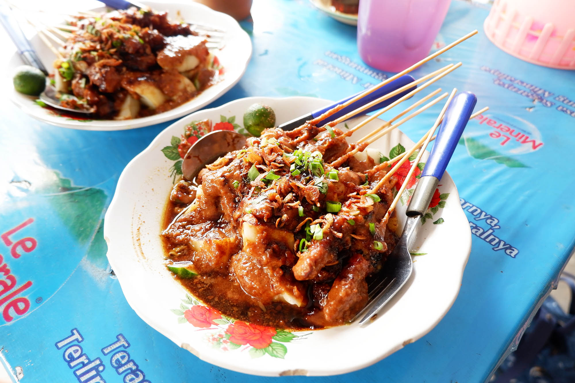 Menikmati Sate Kuah Khas Pontianak • Siti Mustiani